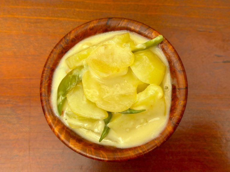 Kewa Datshi Potatoes (Cheese And Chili) Recipe - Bhutan Pelyab Tours ...